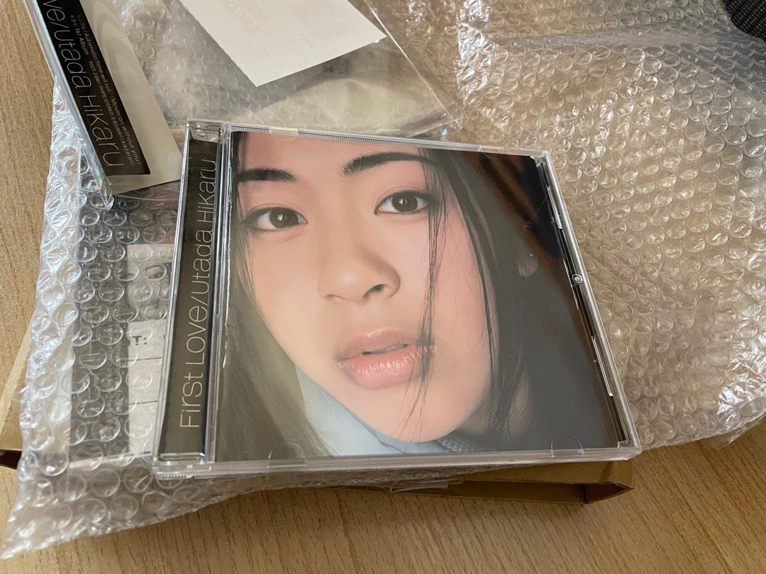 宇多田光 First Love/Utada Hikaru cd 日本版 made in Japan, 興趣及遊戲, 音樂樂器 & 配件, 音樂與媒體 - CD 及 DVD - Carousell