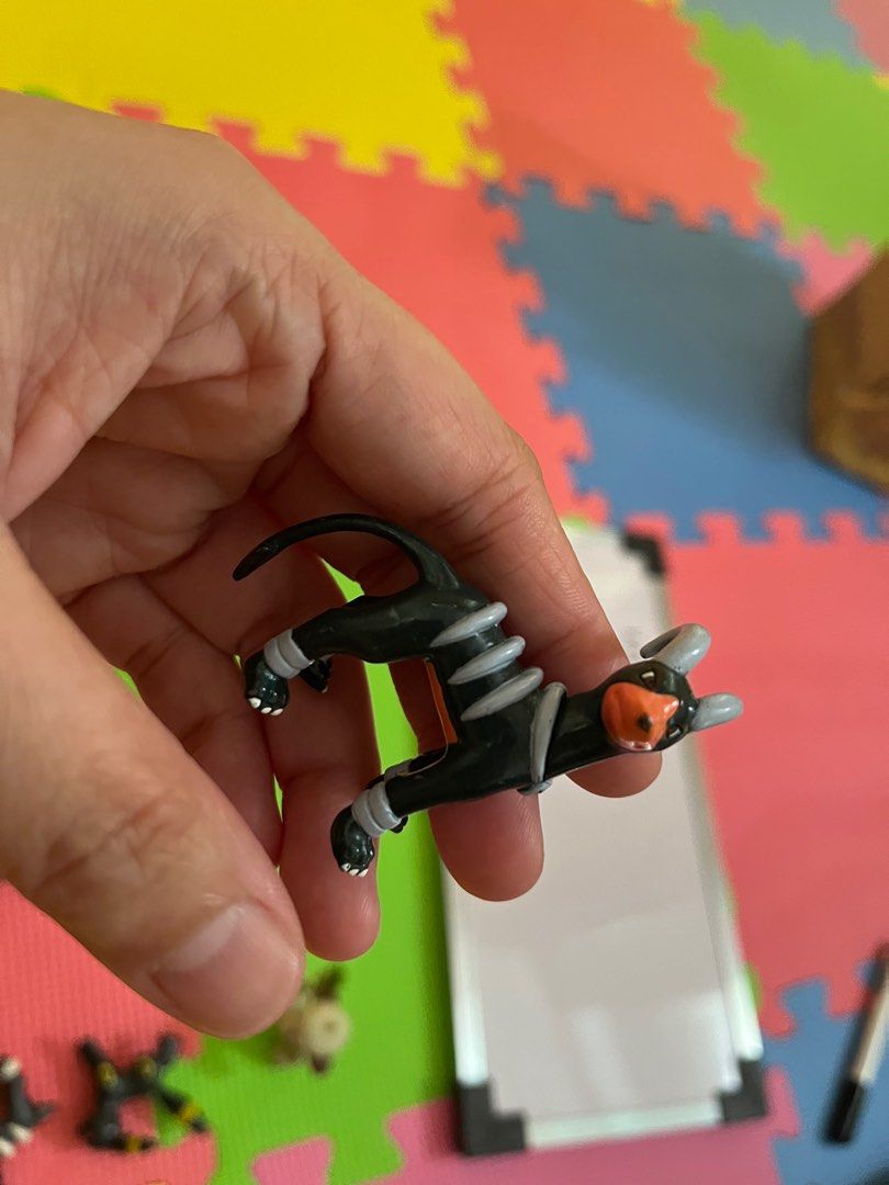 Assorted Pokemon Figures Houndoom Houndour Smeargle Zorua, Hobbies ...