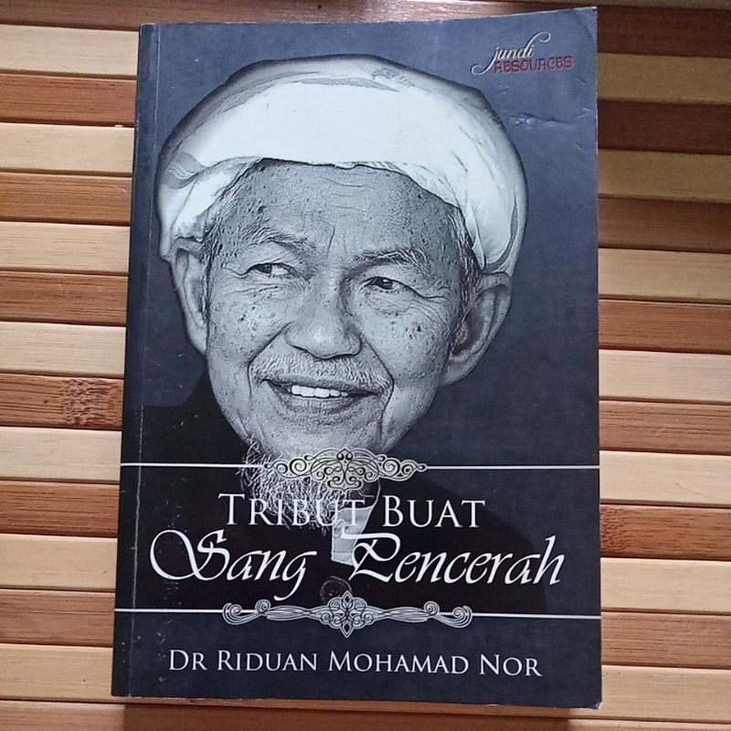 Buku kisah Nik Aziz, Hobbies & Toys, Books & Magazines, Storybooks on ...