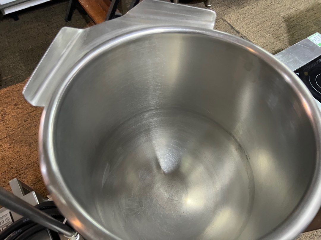 Crown Electric Jacketed Tilting Kettle/ Steam Kettle, TV & Home ...