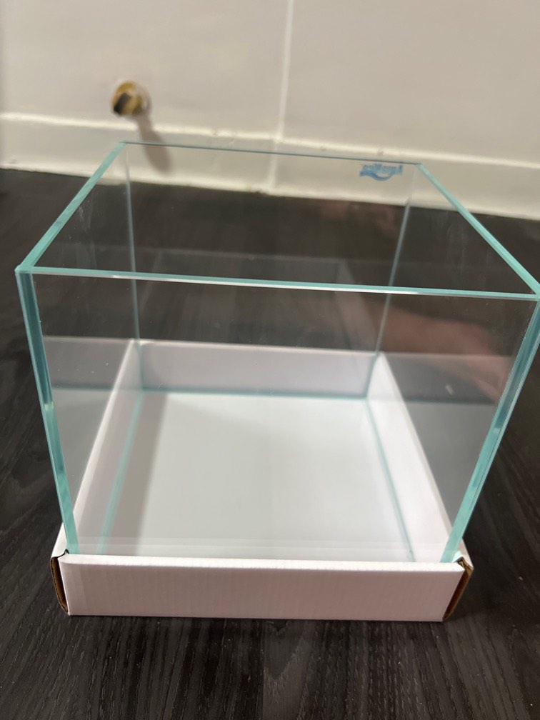 Crystal Fish Tank (20x20x20), Pet Supplies, Homes & Other Pet ...