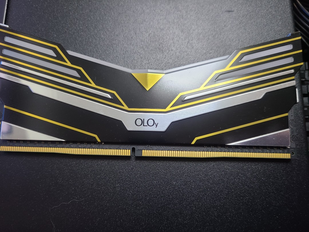 Oloy rgb Ddr4 3200 8gb*2 16gb desktop ram 記憶體, 電腦＆科技, 桌上電腦 - Carousell