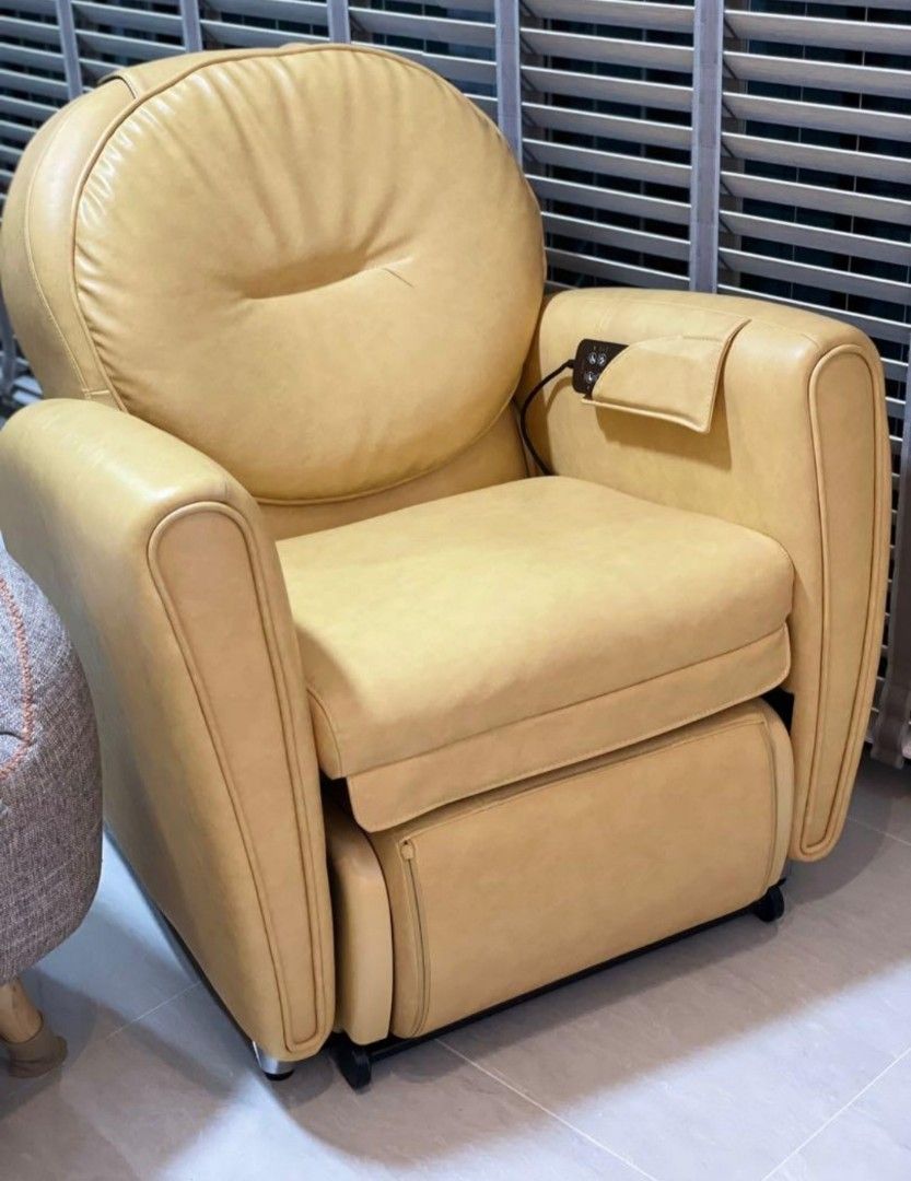 FREE DELIVERY Osim uDiva 2 Massage Chair, Health & Nutrition, Massage ...