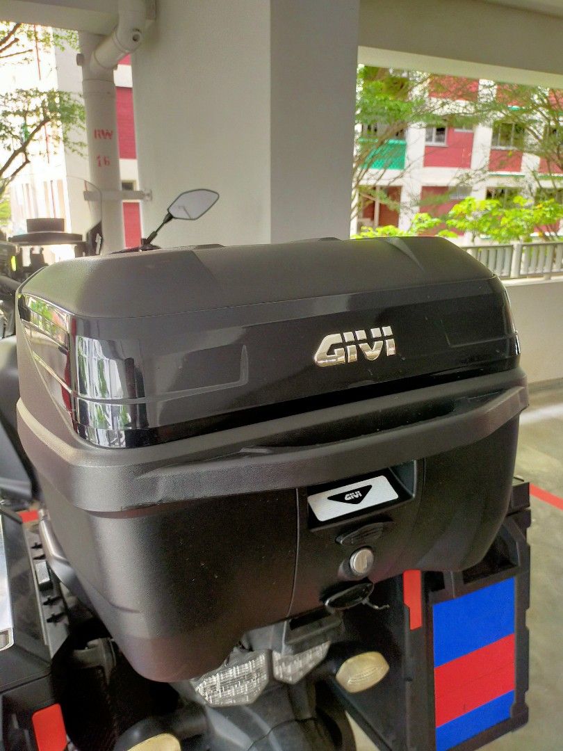 Givi Top Box 32l, Motorcycles, Motorcycle Accessories on Carousell