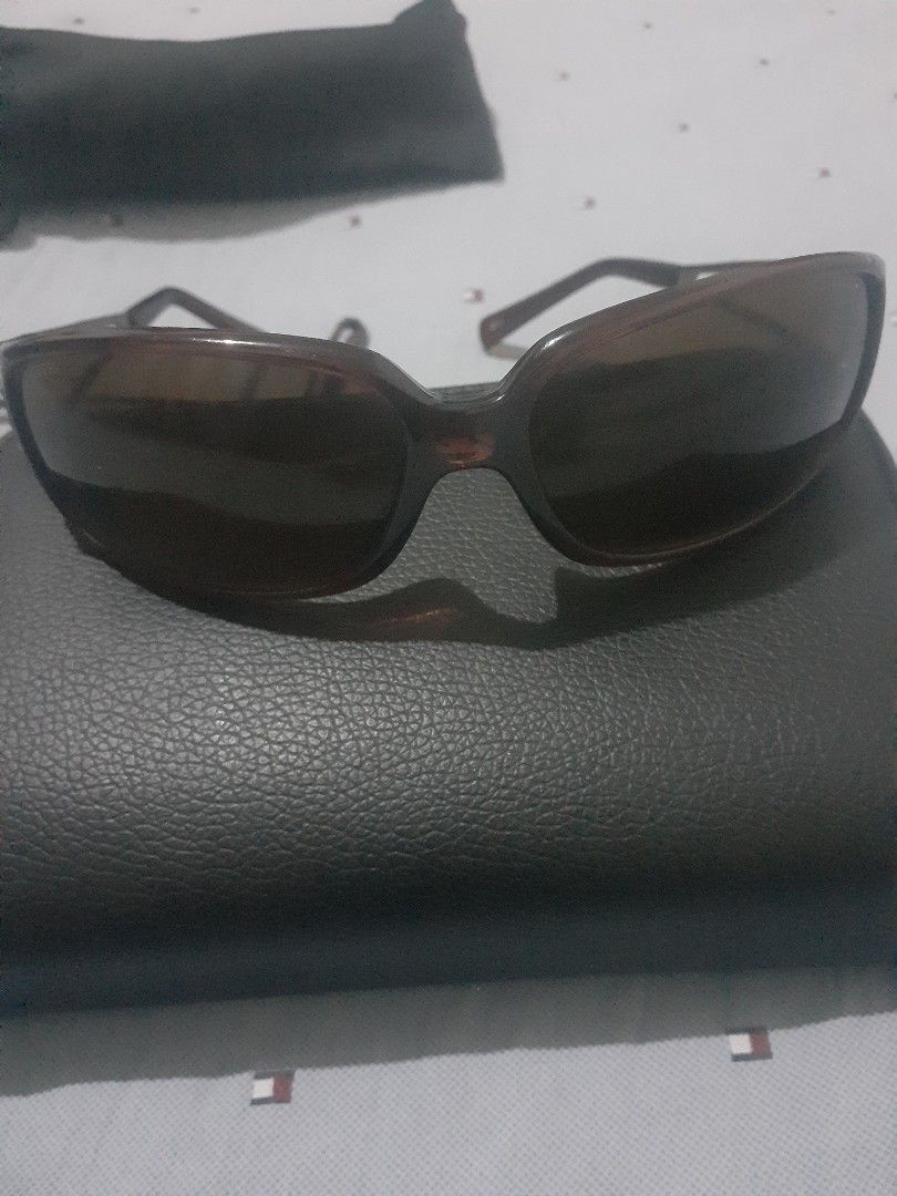 Guess eyewear, Women's Fashion, Watches & Accessories, Sunglasses ...