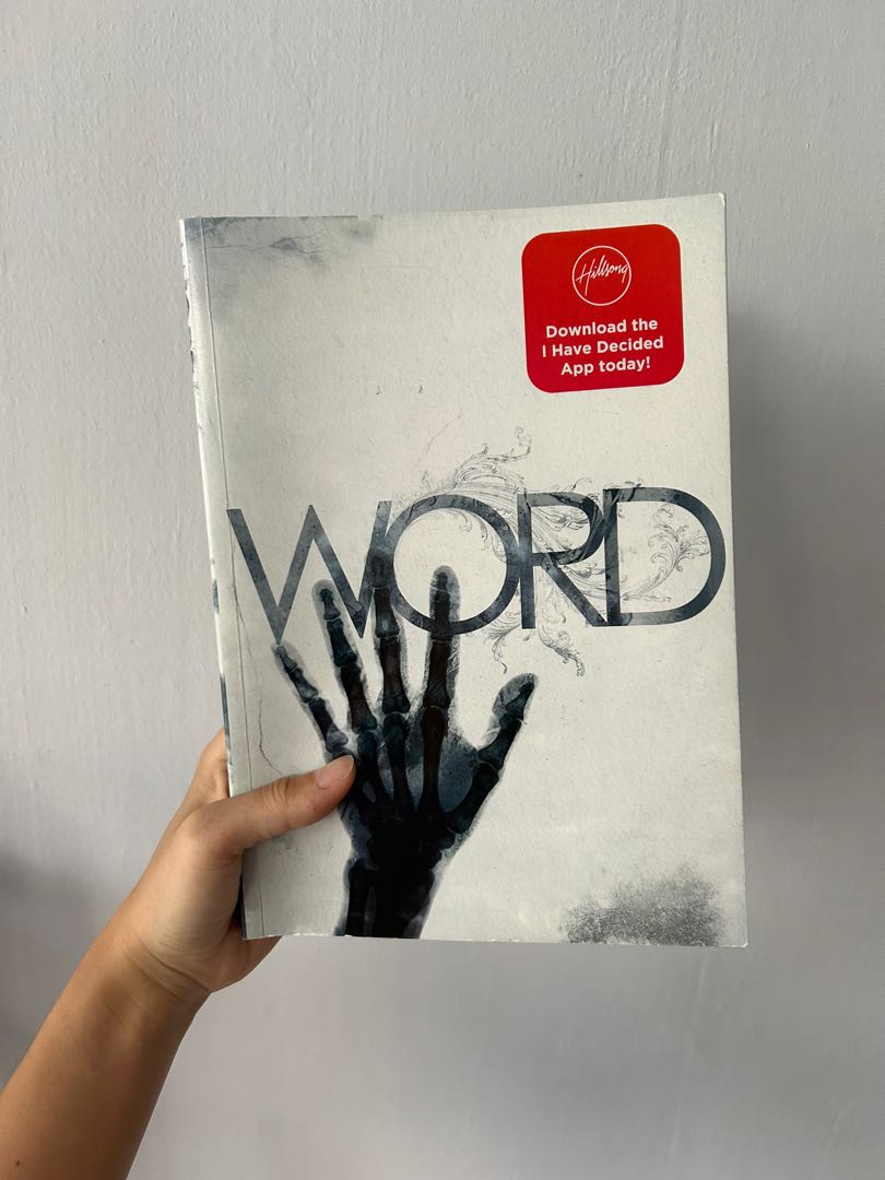 Hillsong Church New Testament Bible NLT, Hobbies & Toys, Books ...