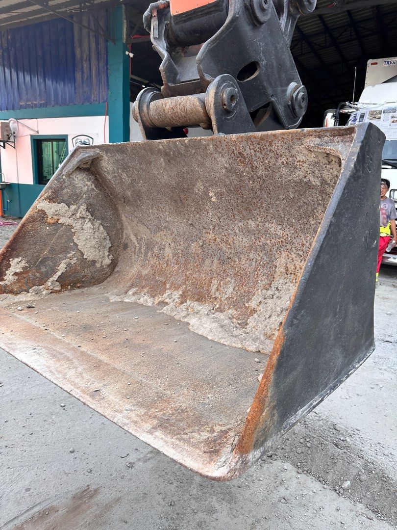 HITACHI EX-120-3 EXCAVATOR 12V, Commercial & Industrial, Construction ...