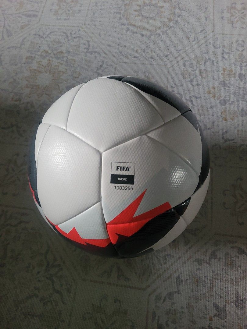 Kipsta F550 Football Size 5, Sports Equipment, Sports & Games, Racket ...