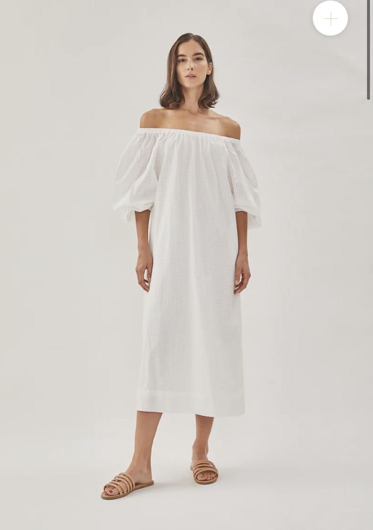 Klarra gathered midi dress white, Women's Fashion, Dresses & Sets ...