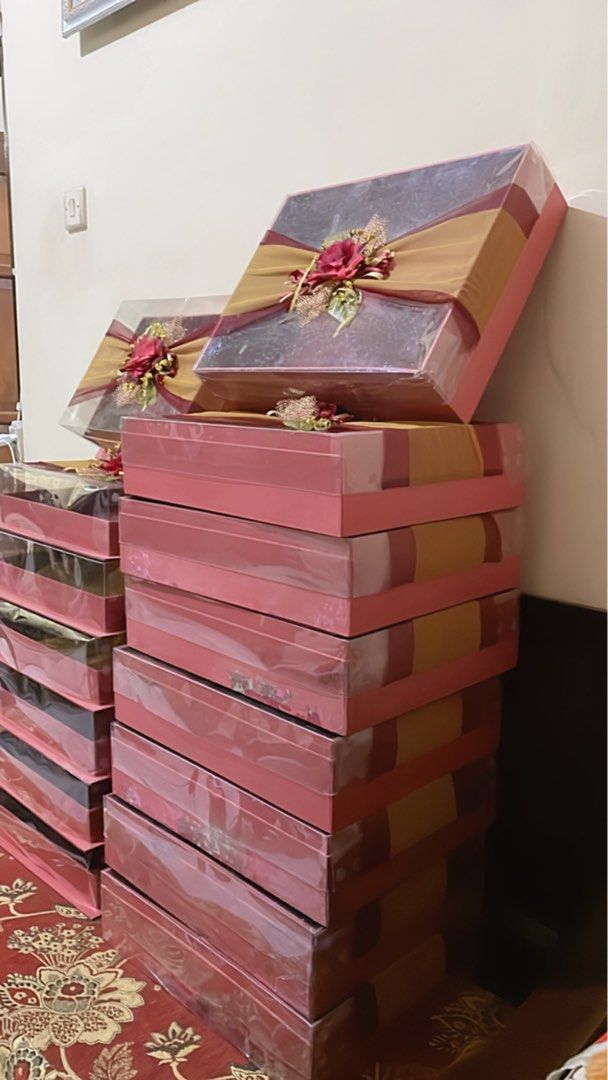 Kotak seserahan box super tebal + tutup mika bunga warna merah maroon ...