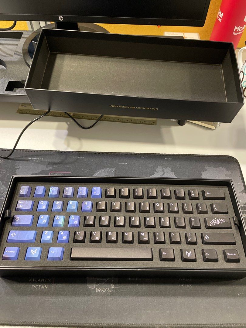 **Limited Edition League Champion Faker keycaps + deskmat + Coiled ...