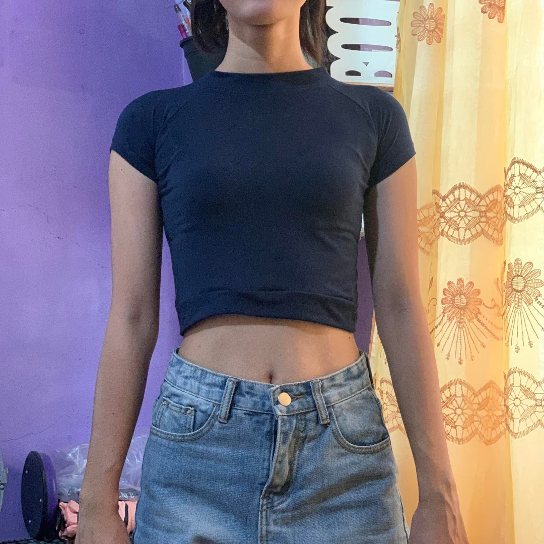 Mini crop top, Women's Fashion, Tops, Others Tops on Carousell