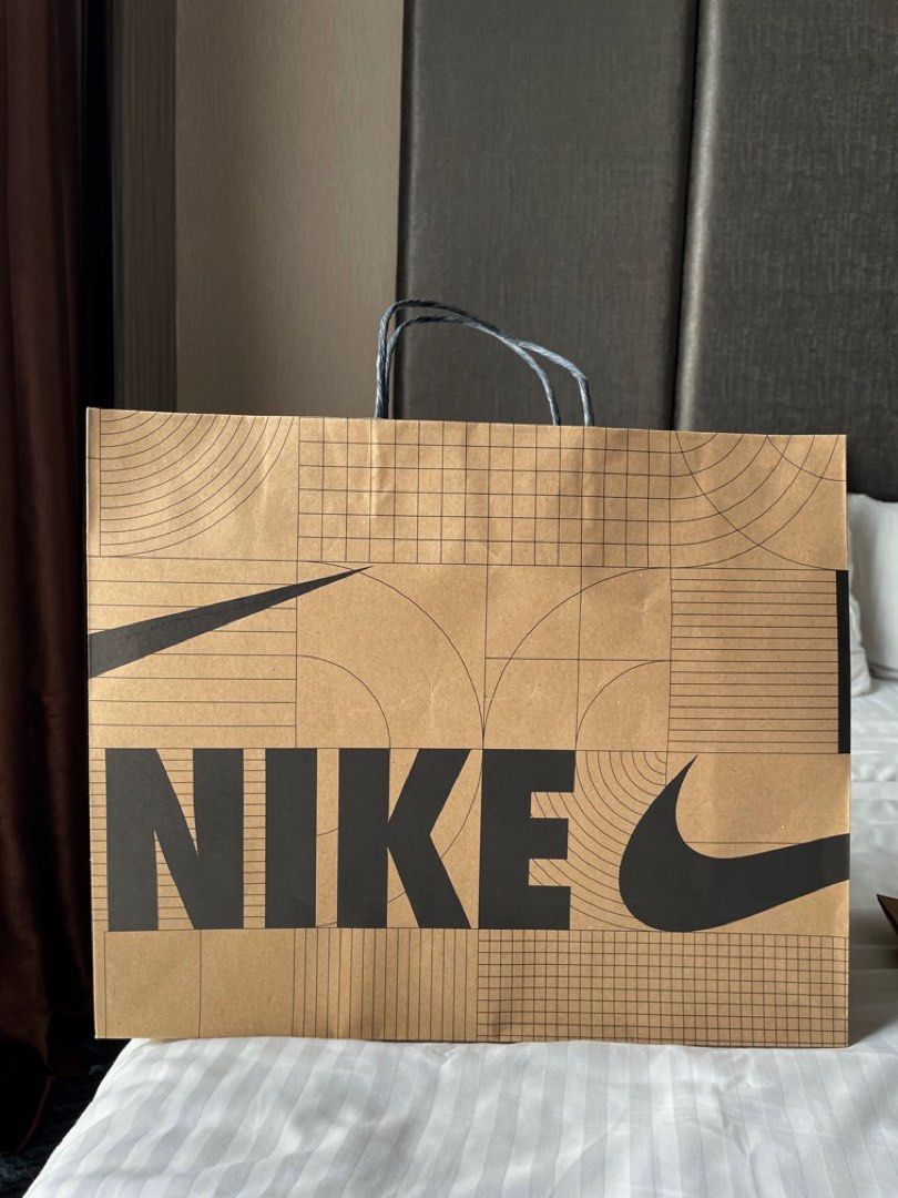 NIKE ORIGINAL paper bag, Fesyen Wanita, Tas & Dompet di Carousell