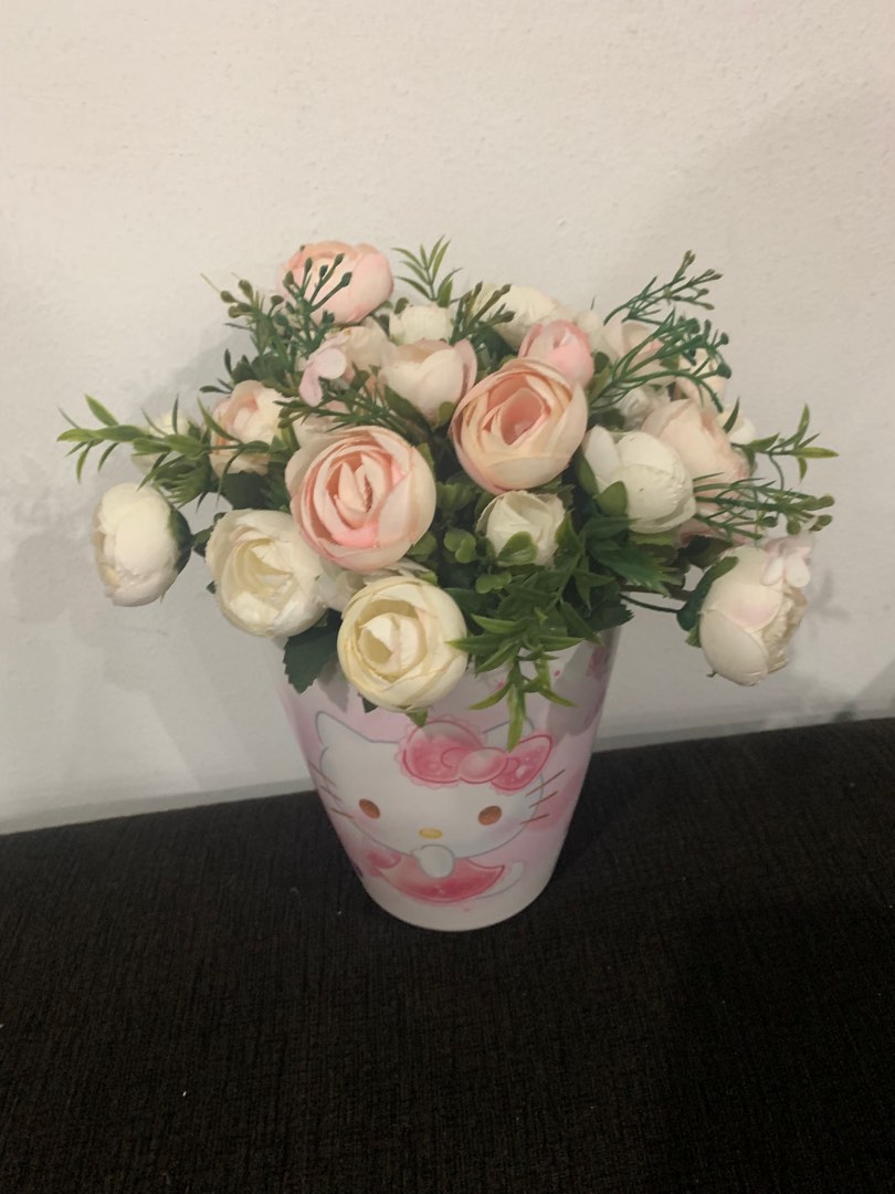 Pink white flower in hello kitty vase sell separately, Hobbies & Toys ...