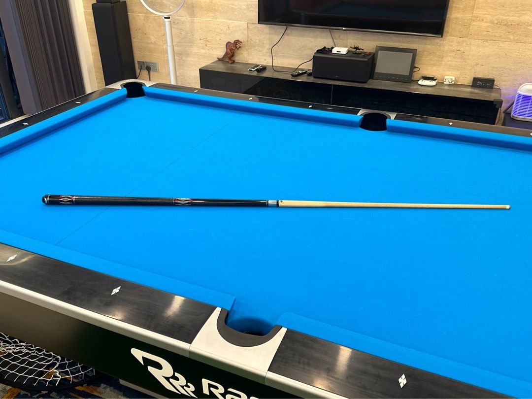 Pool cue Predator Ikon 2-6 with Z shaft, Sports Equipment, Sports ...
