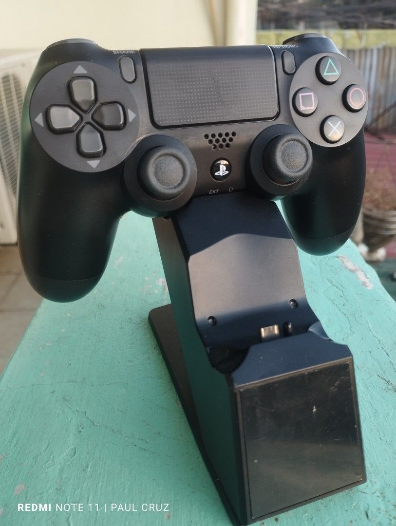 Ps4 original v2 ds4 controller with dual charging dock and Dobe Ps4 ...