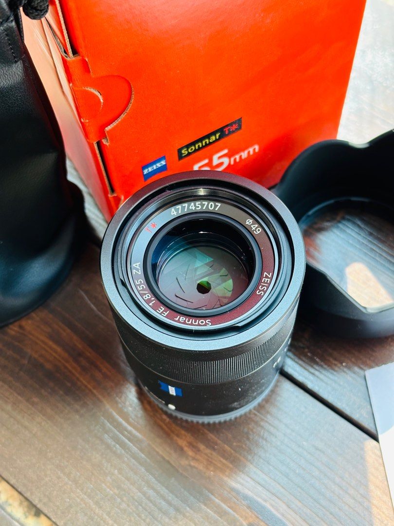 Sony 55mm F/1.8 Zeiss Lens (SEL55F18ZA), 攝影器材, 鏡頭及裝備 - Carousell