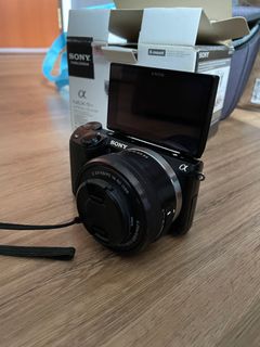 Sony A5000 APS-C DSLR mirrorless camera 20.1mp with built in flash ...