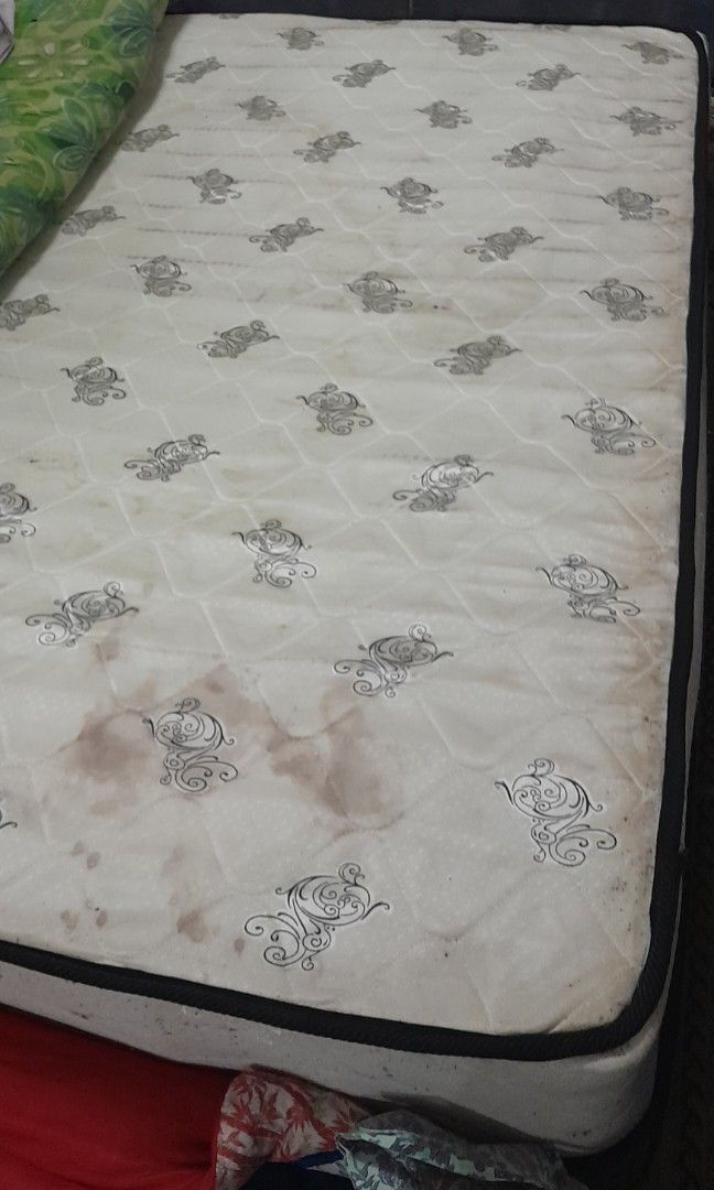 Tilam terpakai, Furniture & Home Living, Furniture, Bed Frames ...