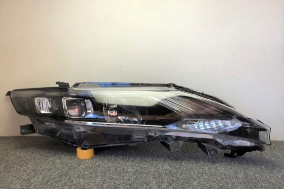 Toyota Harrier Genuine Right Headlight LED KOITO 48-147, Car ...