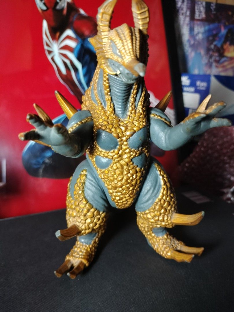 ULTRAMAN KAIJU 2008 GOLDRAS BANDAI ULTRA MONSTER SERIES, Hobbies & Toys ...