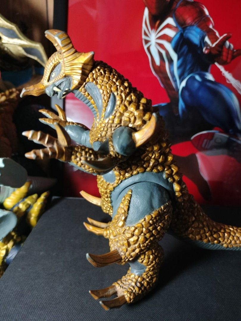 ULTRAMAN KAIJU 2008 GOLDRAS BANDAI ULTRA MONSTER SERIES, Hobbies & Toys ...