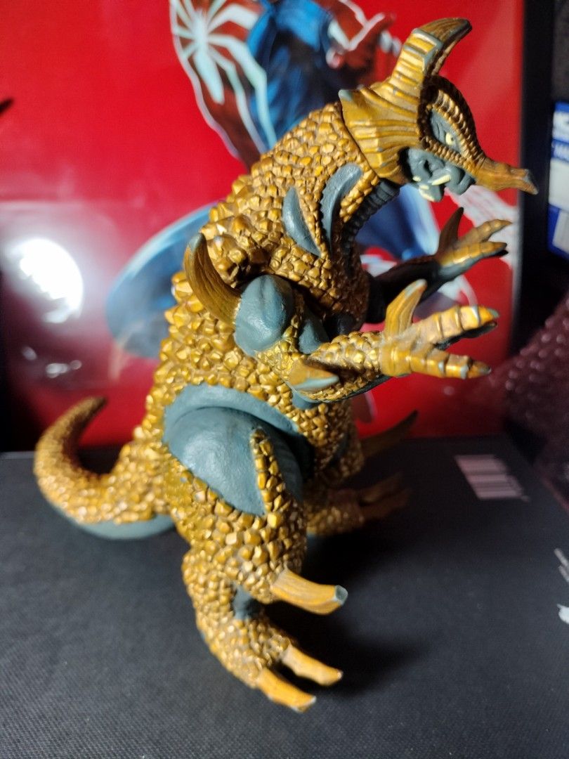 ULTRAMAN KAIJU 2008 GOLDRAS BANDAI ULTRA MONSTER SERIES, Hobbies & Toys ...