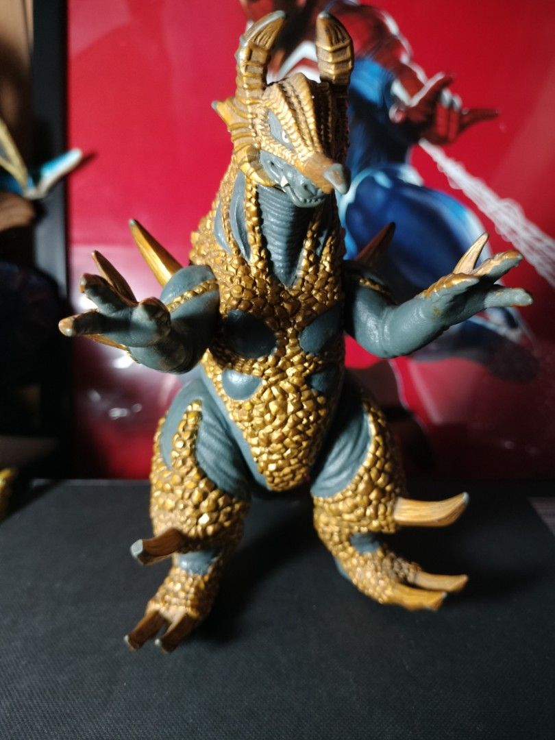 ULTRAMAN KAIJU 2008 GOLDRAS BANDAI ULTRA MONSTER SERIES, Hobbies & Toys ...