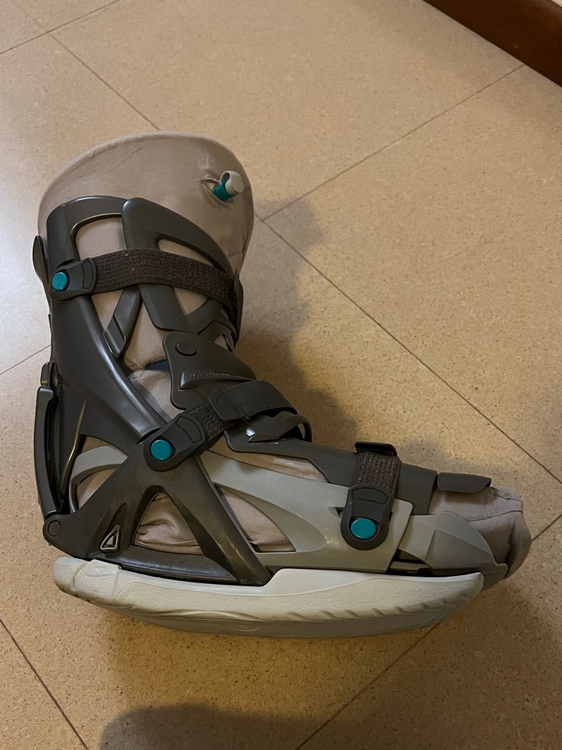 VACOped Short Achilles Injury / Fracture Walking Boot - right side ...