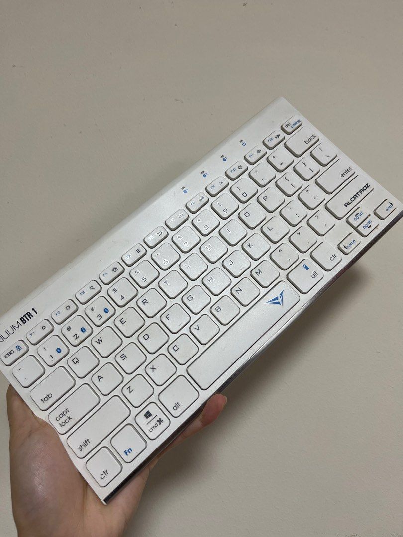 Wireless Bluetooth Keyboard (Alcatroz Trilium BTR 1 Keyboard White), Computers & Tech, Parts ...