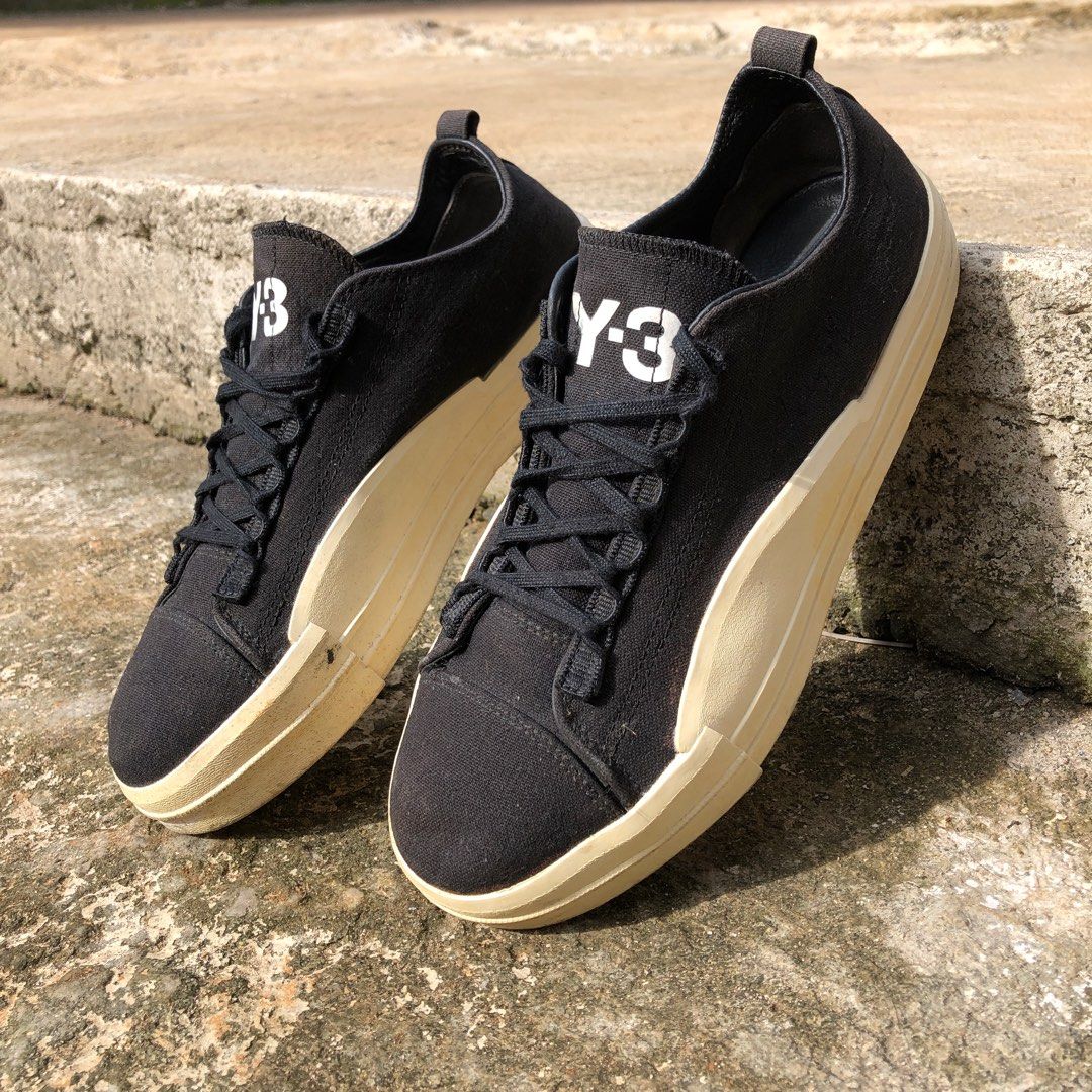 Adidas y3 yohji yamamoto, Fesyen Pria, Sepatu , Sneakers di Carousell