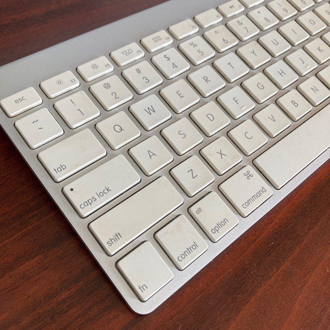 Apple Wireless Keyboard A1314 Computers And Tech Parts And Accessories Computer Keyboard On