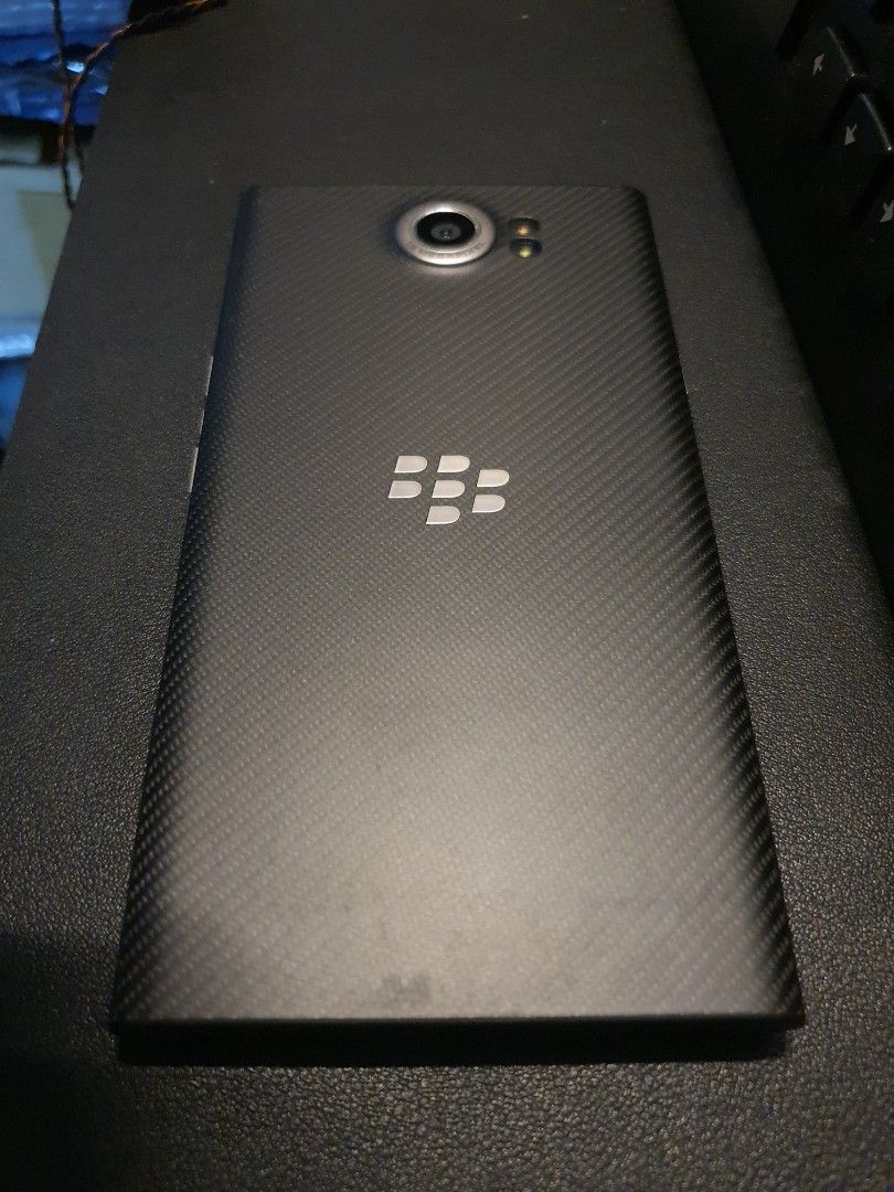 Blackberry Priv STV100-4 Factory-Unlocked with Original Accessories MINT, Mobile Phones ...