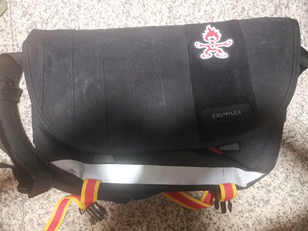 Crumpler 25th anniversary Barney messenger bag limited edition, Men's ...