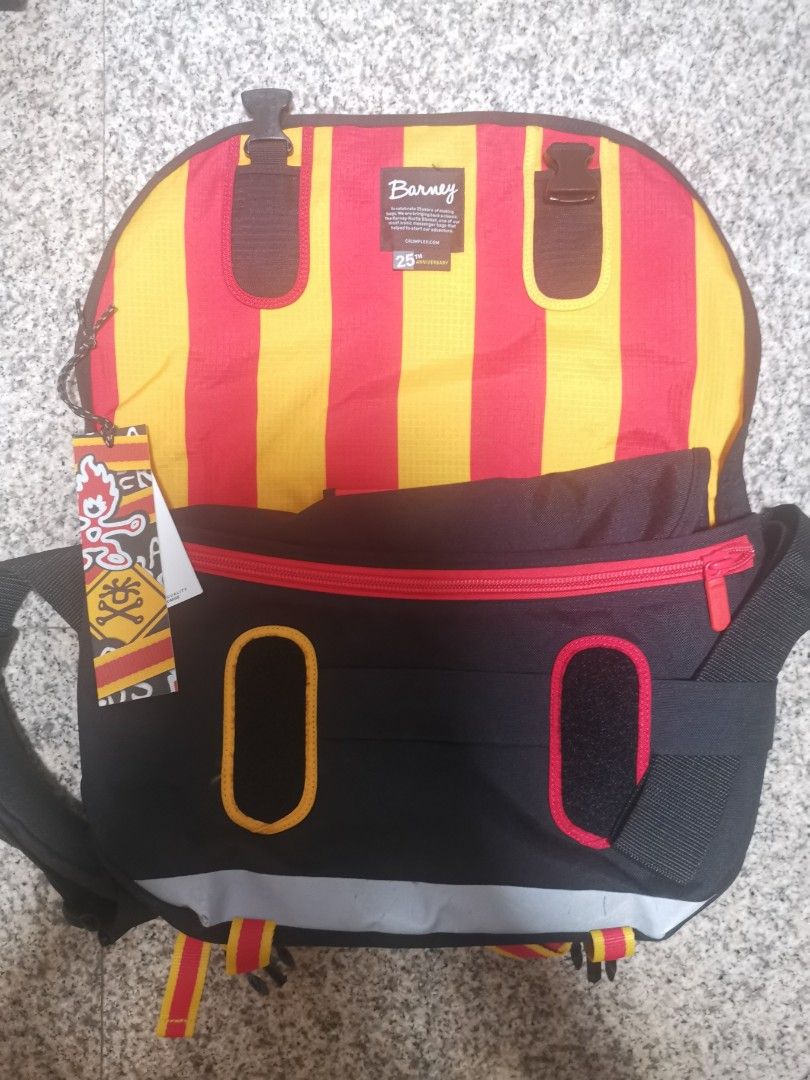 Crumpler 25th anniversary Barney messenger bag limited edition, Men's ...