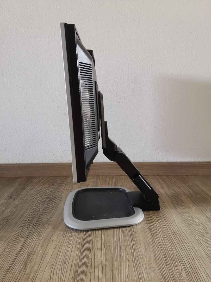 Hp 19 inch square monitor, Computers & Tech, Desktops on Carousell