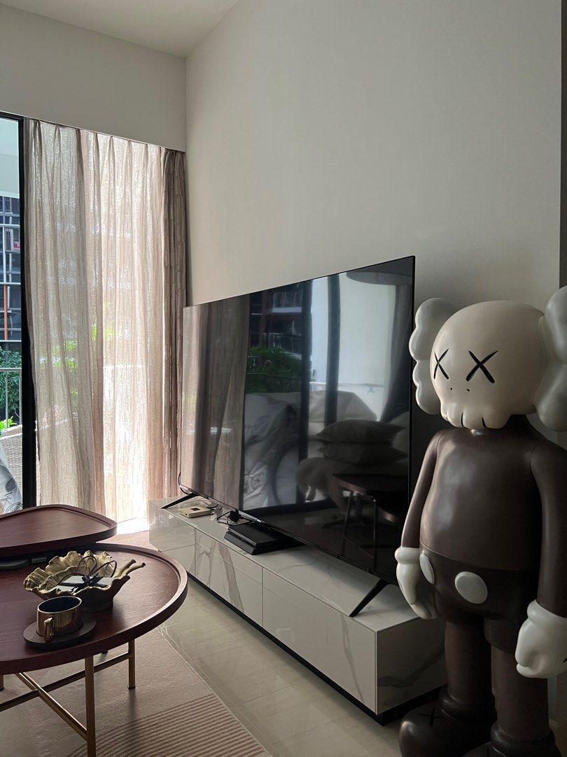 Kaws 4 foot tall figure / statue, Hobbies & Toys, Memorabilia ...