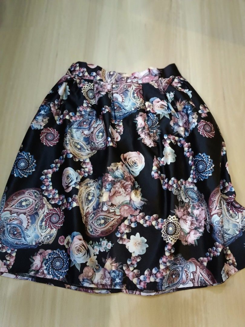 Knee Skrit, Women's Fashion, Dresses & Sets, Sets or Coordinates on ...
