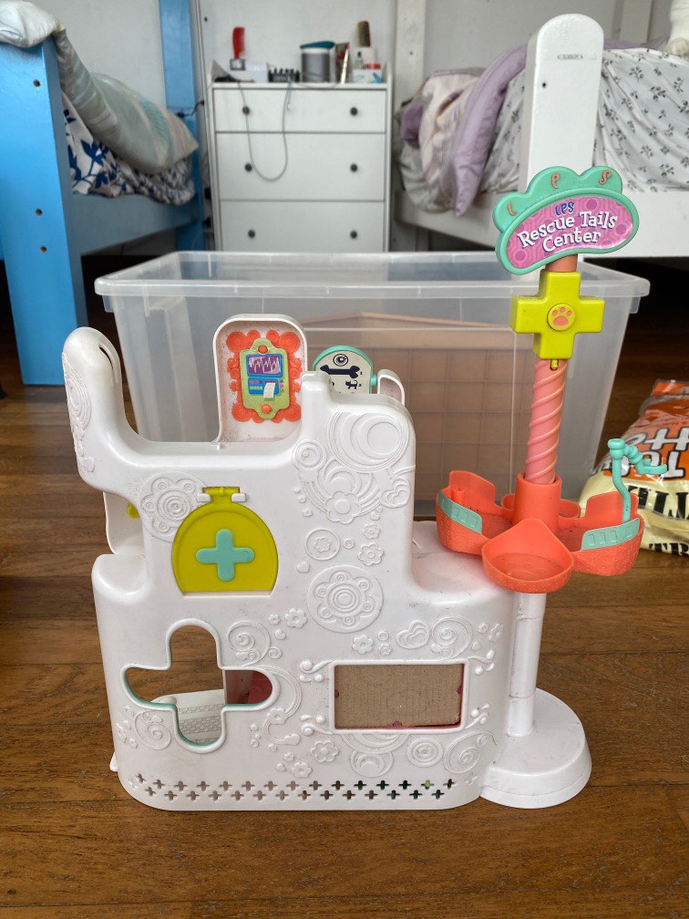 Littlest Pet Shop LPS Vet hospital rescue centre, Hobbies & Toys, Toys ...