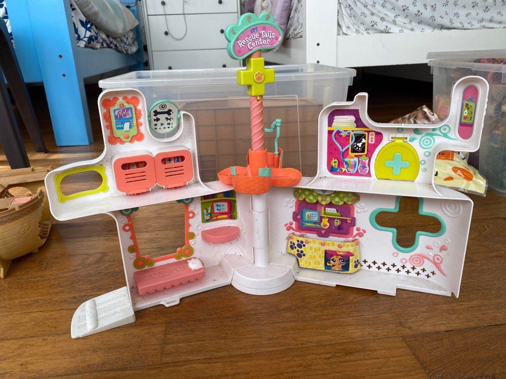 Littlest Pet Shop LPS Vet hospital rescue centre, Hobbies & Toys, Toys ...