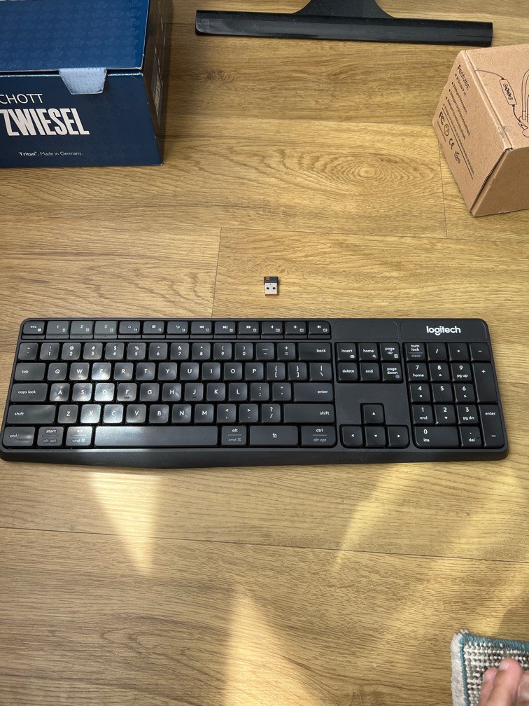 Logitech Keyboard K375, Computers & Tech, Parts & Accessories, Computer Keyboard on Carousell