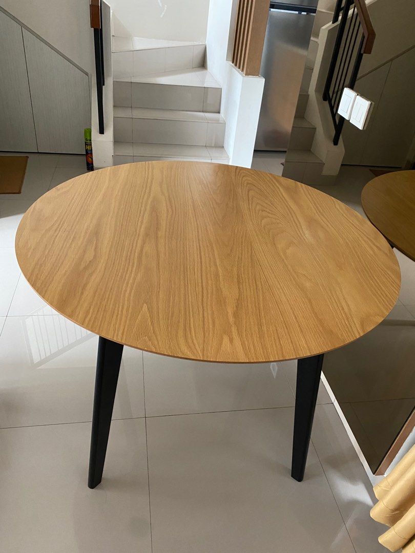 MEJA BULAT INFORMA, Perabotan Rumah di Carousell