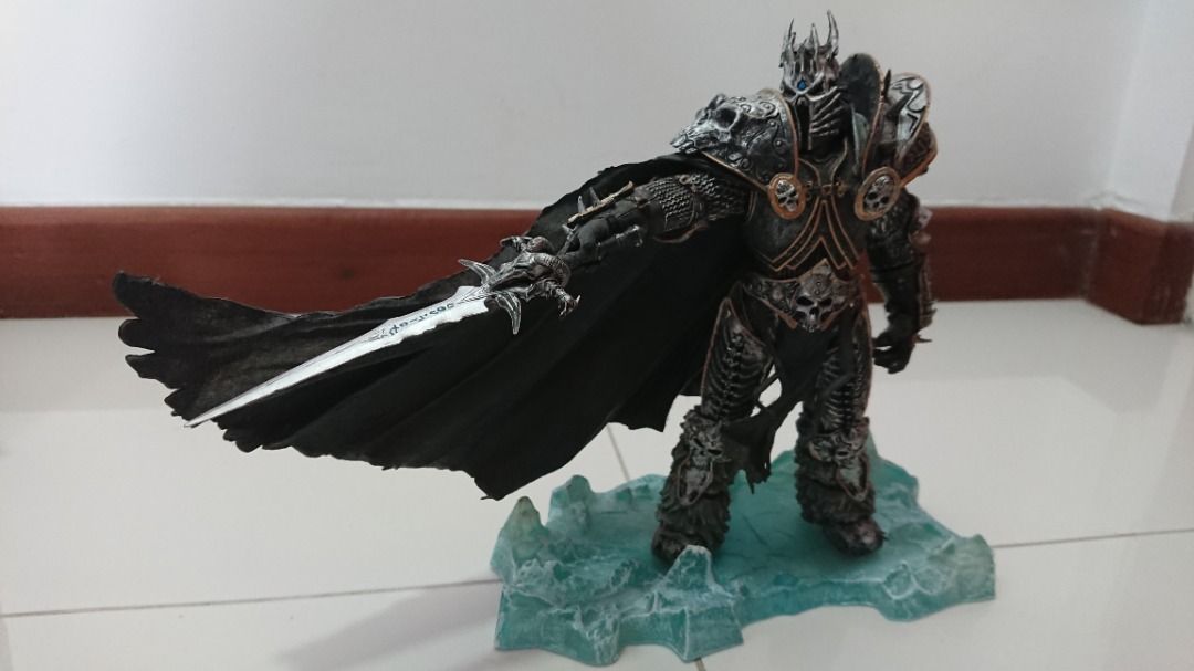 [Pre-Owned] Official Blizzard World of Warcraft - Arthas Menethil The ...