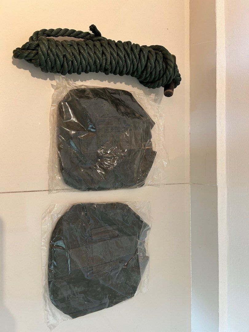 SAF water bottle pouches x2 (plus toggle rope), Sports Equipment ...