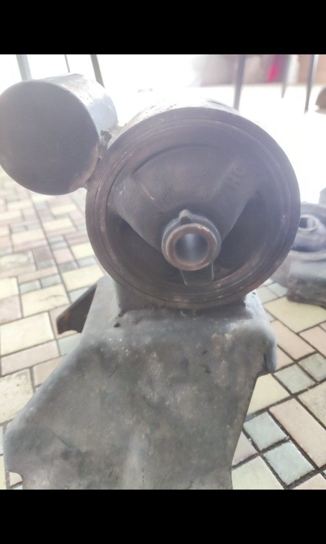 Saga BLM Original Engine Mounting, Auto Accessories on Carousell