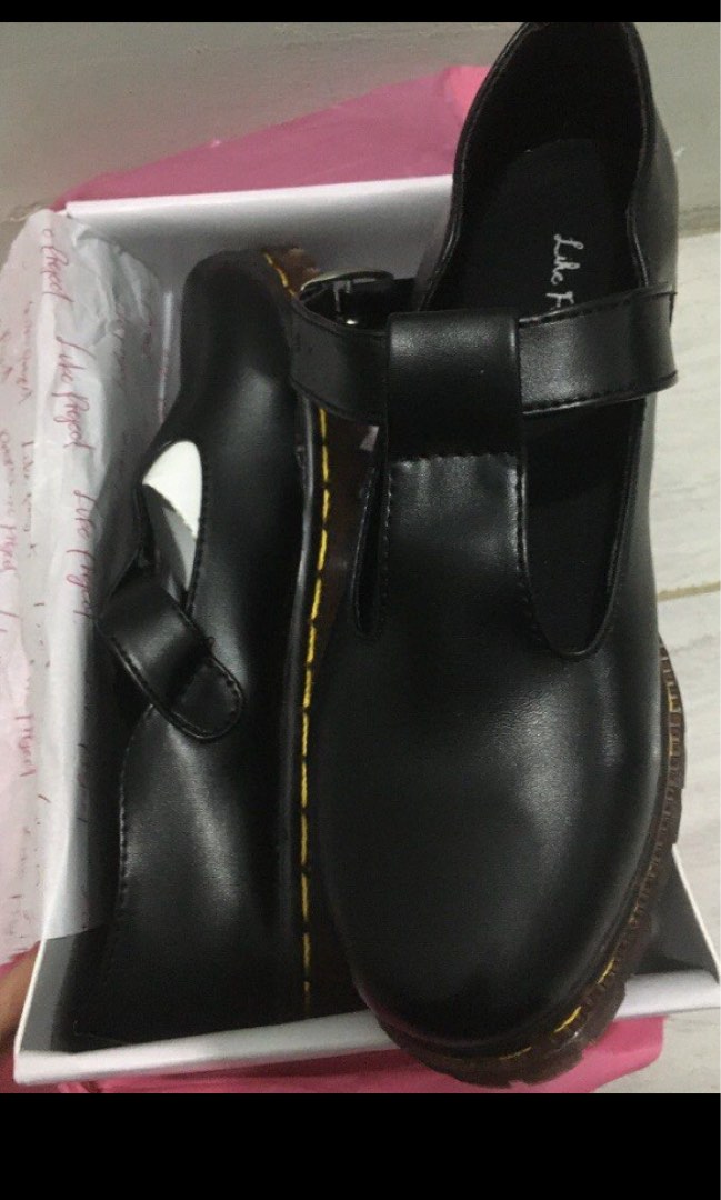 Sepatu docmart, Women's Fashion, Women's Shoes on Carousell