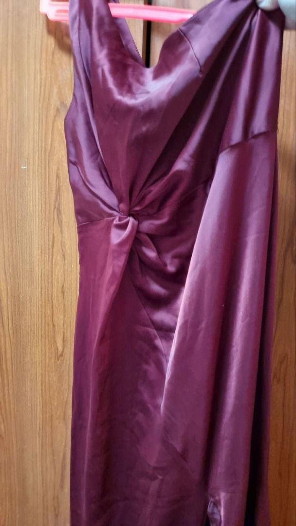 Sky Castle Red-Maroon Gown with Ruffles, Women's Fashion, Dresses ...