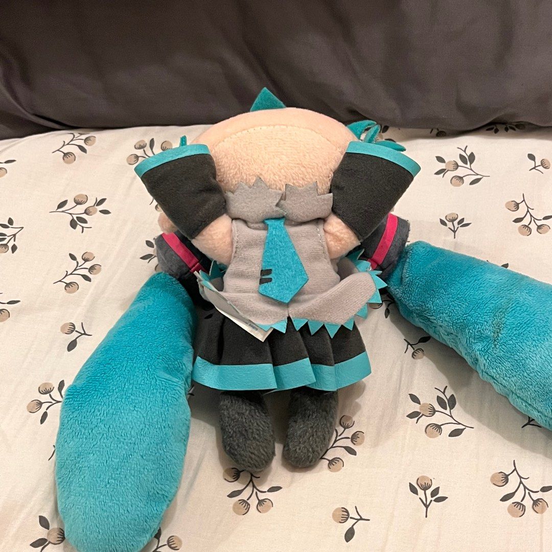 Sleepy hatsune miku, Hobbies & Toys, Toys & Games on Carousell