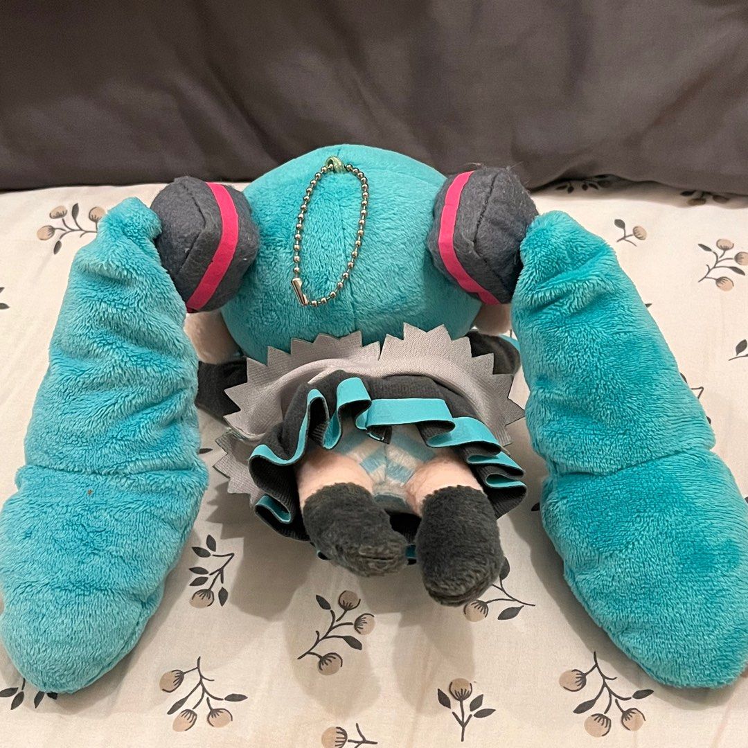 Sleepy hatsune miku, Hobbies & Toys, Toys & Games on Carousell