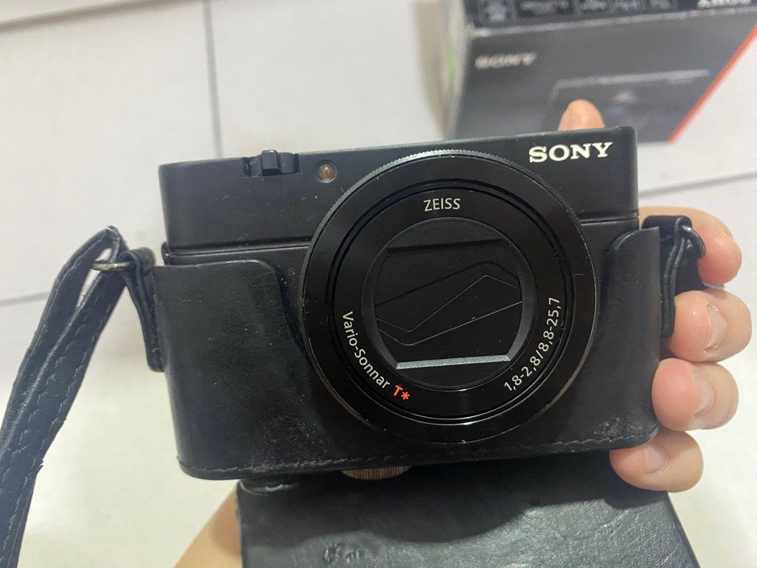Sony RX100 M3, Photography, Cameras on Carousell